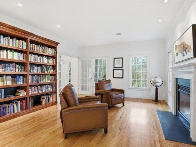 house with 5 bedroom, Carlisle MA ES103774321