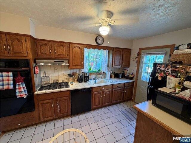 house with 5 bedroom, Carlstadt NJ ES105576827