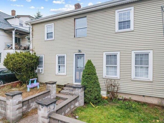 house with 5 bedroom, Central Falls RI ES104810201