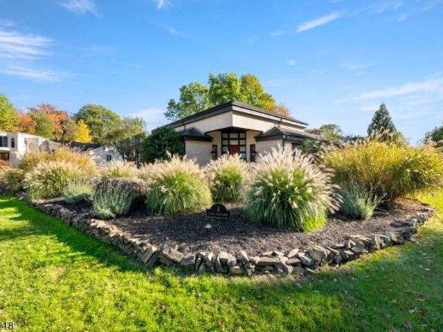 house with 5 bedroom, Cedar Grove NJ DLS103125132