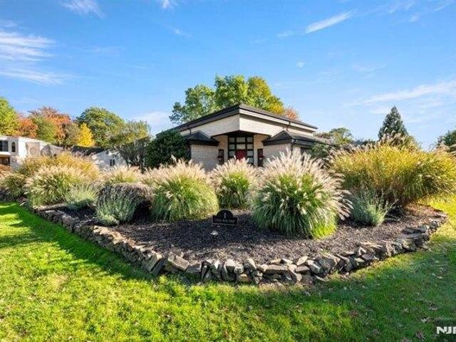 house with 5 bedroom, Cedar Grove NJ DS102776596