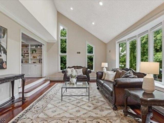 house with 5 bedroom, Cedar Grove NJ DS104329247