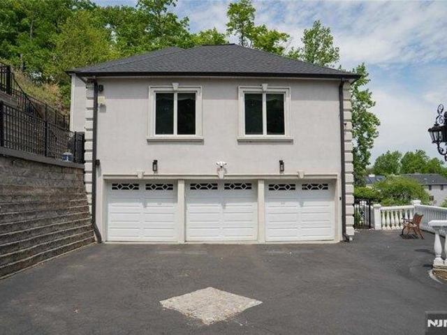 house with 5 bedroom, Cedar Grove NJ ES104758448