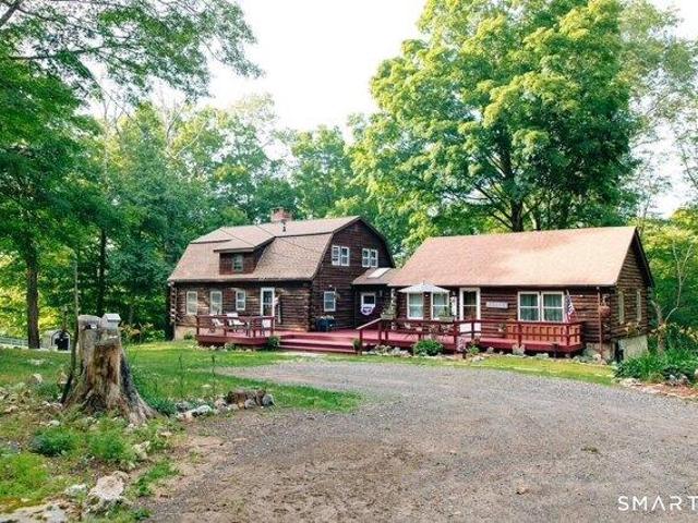 house with 5 bedroom, Chaplin CT DS104331418