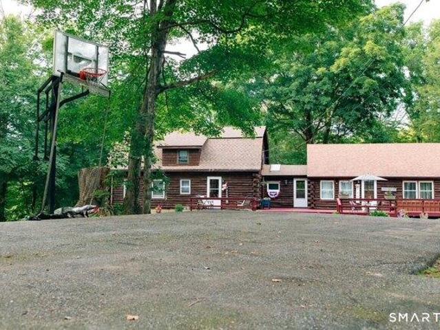 house with 5 bedroom, Chaplin CT ES104904836