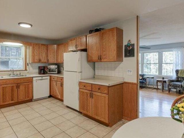 house with 5 bedroom, Charlestown NH DLS101934388