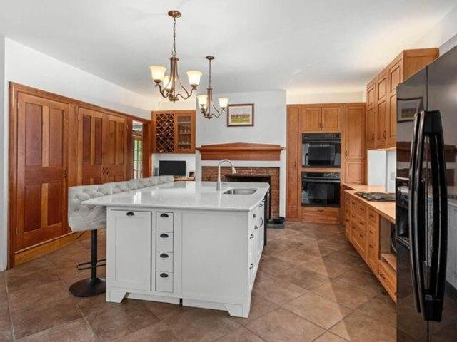 house with 5 bedroom, Charlestown NH ES103073460