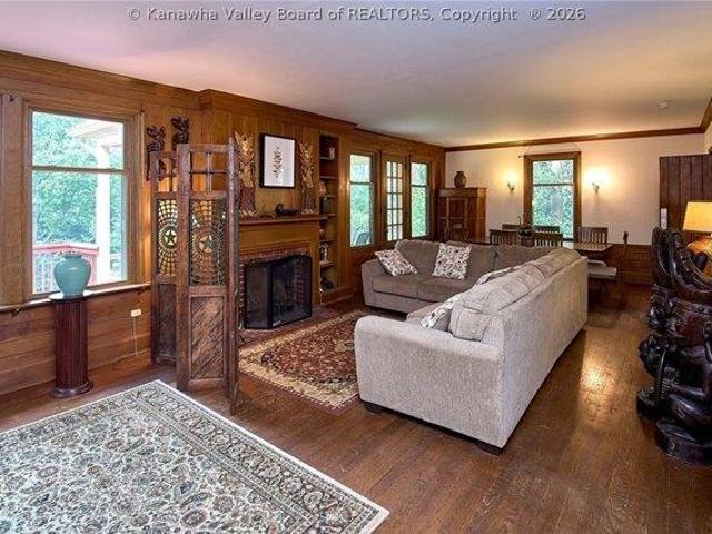 house with 5 bedroom, Charleston WV ES104908675