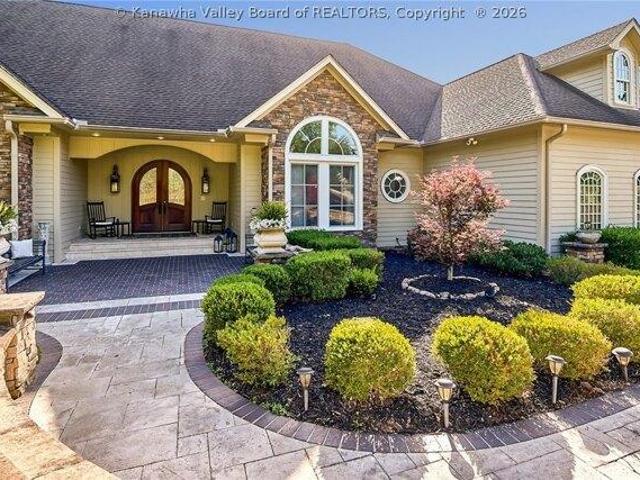 house with 5 bedroom, Charleston WV ES104901860
