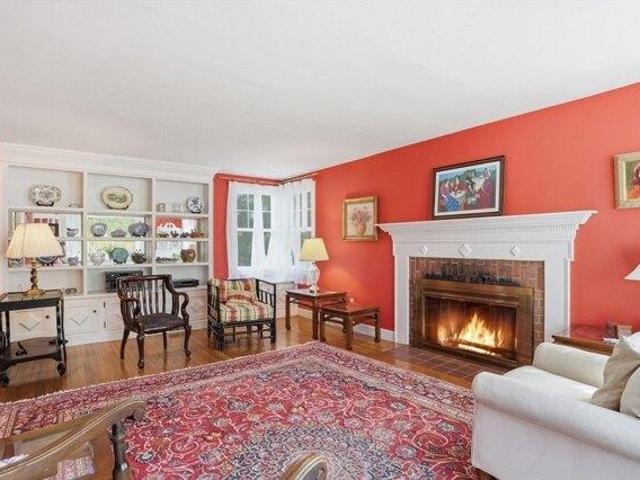 house with 5 bedroom, Chelmsford MA DLS102859935
