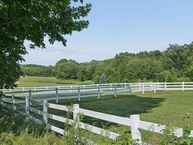 house with 5 bedroom, Chelmsford MA ES104757726