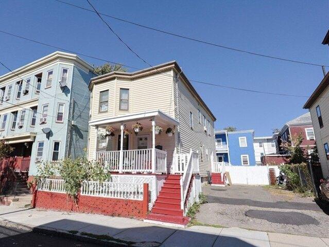 house with 5 bedroom, Chelsea MA DLS102632573