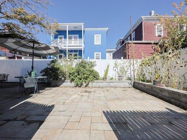 house with 5 bedroom, Chelsea MA ES103927644