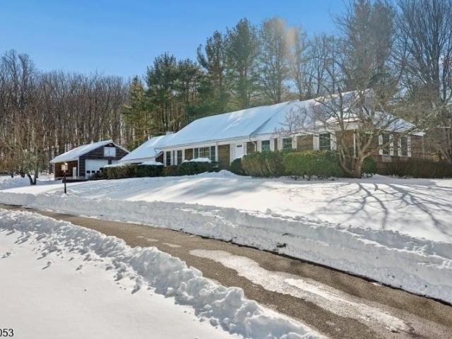 house with 5 bedroom, Chester Twp. NJ DLS101341149