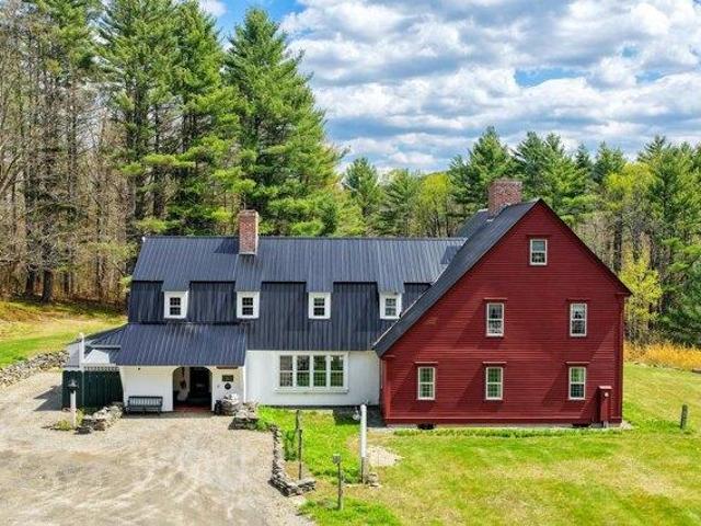 house with 5 bedroom, Chester VT DLS103125596