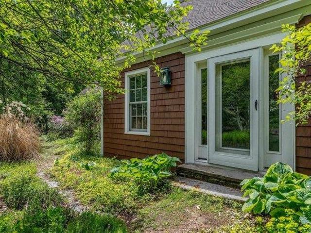 house with 5 bedroom, Chester VT ES104848230