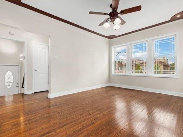 house with 5 bedroom, Chicago IL ES103501111