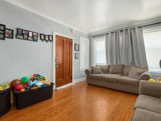 house with 5 bedroom, Chicago IL ES103501282