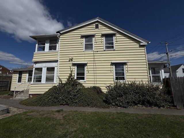 house with 5 bedroom, Chicopee MA DLS101604558