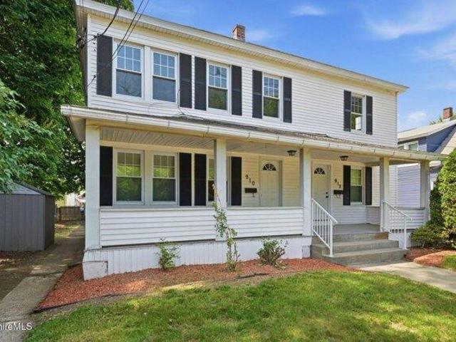 house with 5 bedroom, Chicopee MA DS103221857