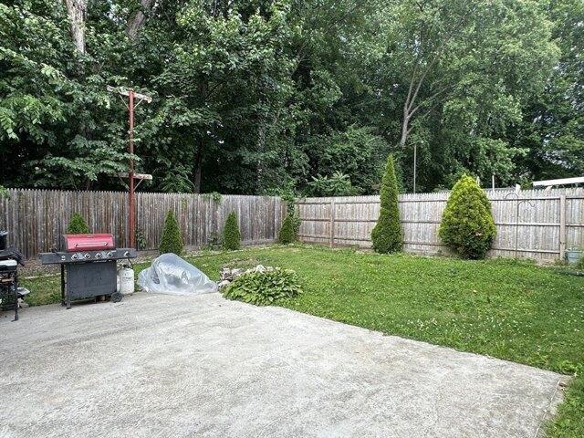 house with 5 bedroom, Chicopee MA ES104043404