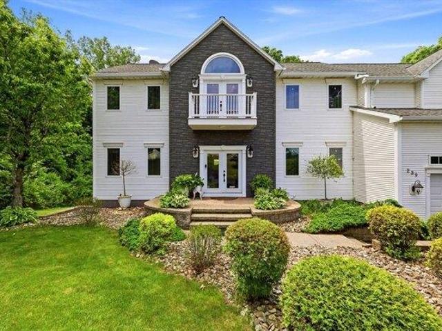 house with 5 bedroom, Chicopee MA ES105061511
