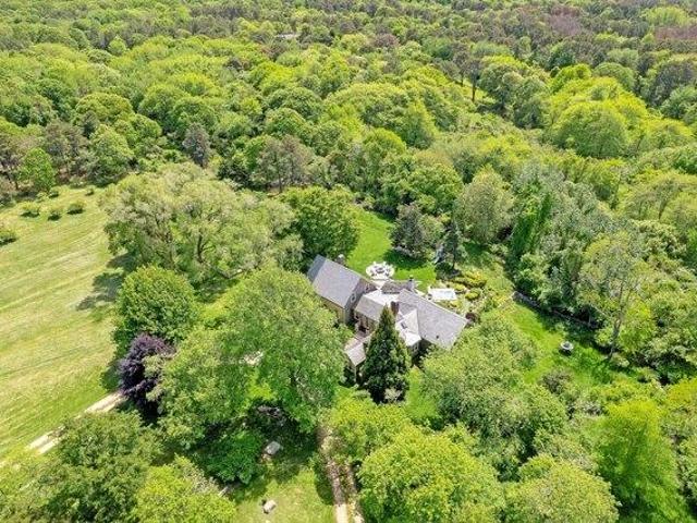house with 5 bedroom, Chilmark MA DS101958224