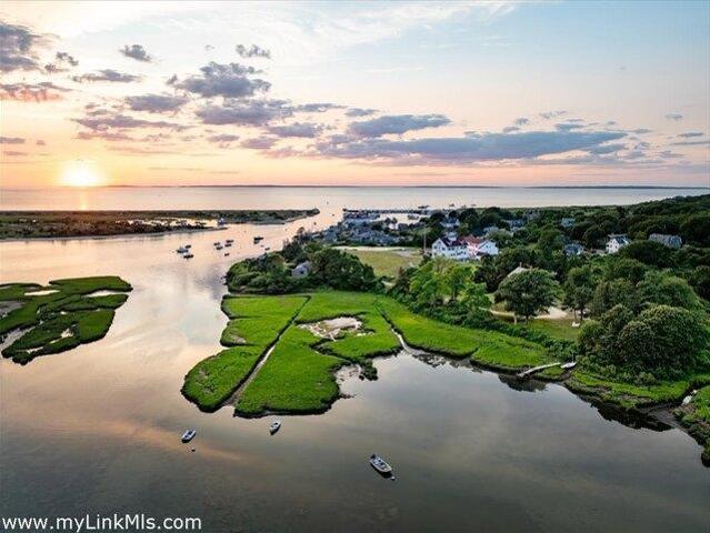 house with 5 bedroom, Chilmark MA DS103853167