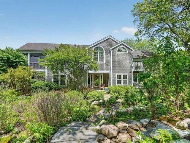 house with 5 bedroom, Chilmark MA DS104152373