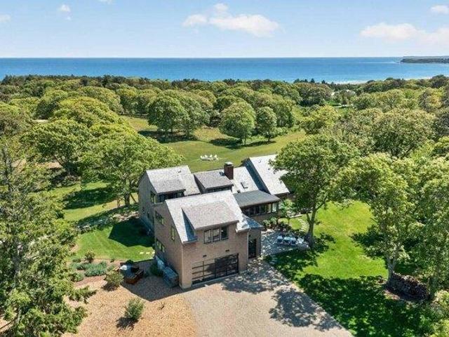 house with 5 bedroom, Chilmark MA ES104152066