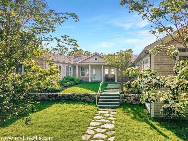 house with 5 bedroom, Chilmark MA ES104650220