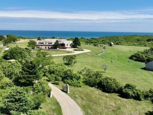 house with 5 bedroom, Chilmark MA ES104691235