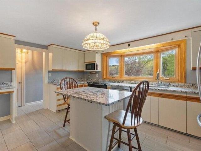 house with 5 bedroom, Concord MA DLS102370533