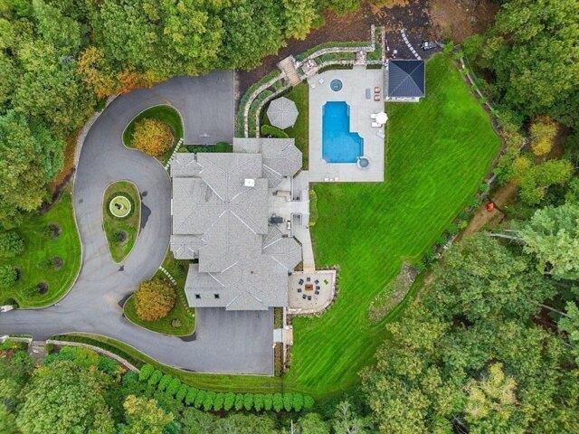 house with 5 bedroom, Concord MA DLS102778205
