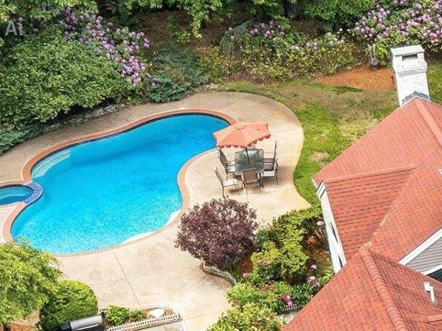 house with 5 bedroom, Concord MA ES104011499