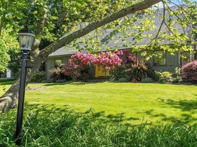 house with 5 bedroom, Concord MA ES104605966