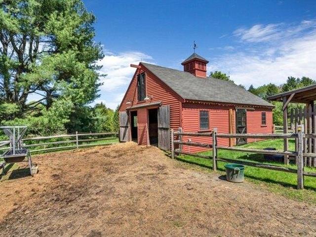 house with 5 bedroom, Concord MA ES102824388