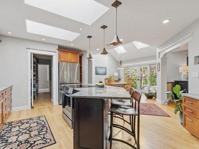 house with 5 bedroom, Concord MA ES103249533