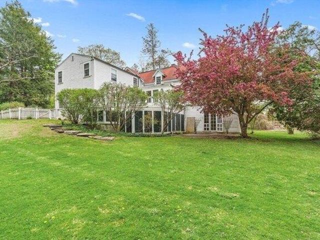 house with 5 bedroom, Concord MA ES103809426