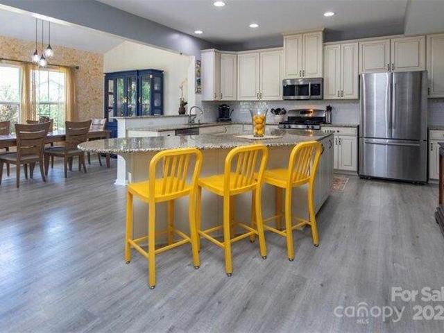 house with 5 bedroom, Concord NC DLS91739734