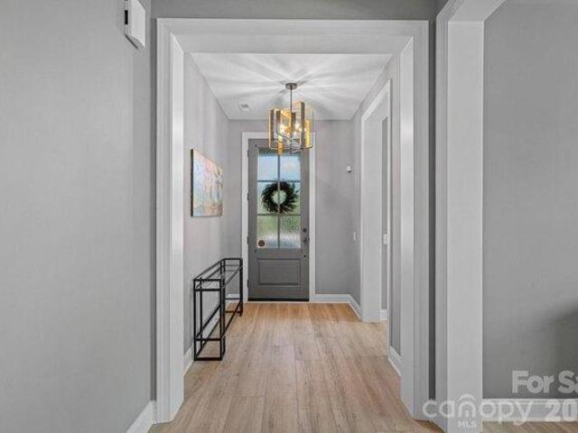 house with 5 bedroom, Concord NC ES104909355