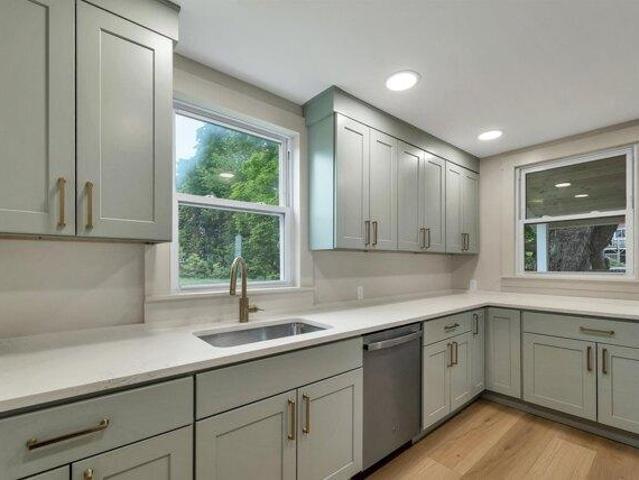 house with 5 bedroom, Concord NH DS103126645