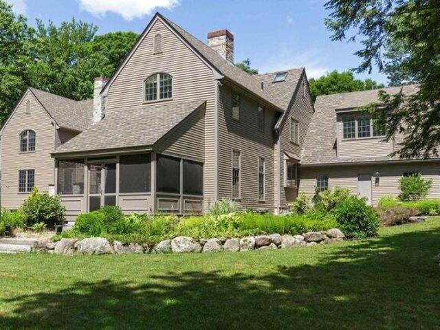 house with 5 bedroom, Concord NH ES104807415