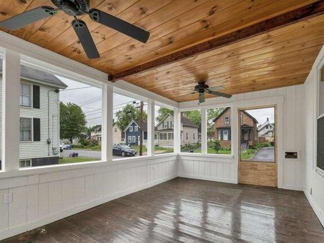 house with 5 bedroom, Concord NH ES103663022
