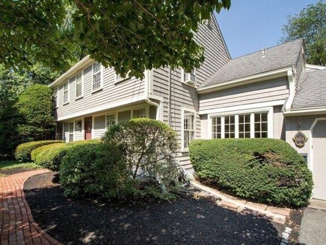 house with 5 bedroom, Cohasset MA DLS102369842