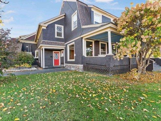 house with 5 bedroom, Colebrook NH DS102370327