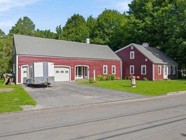 house with 5 bedroom, Colebrook NH DS104295378
