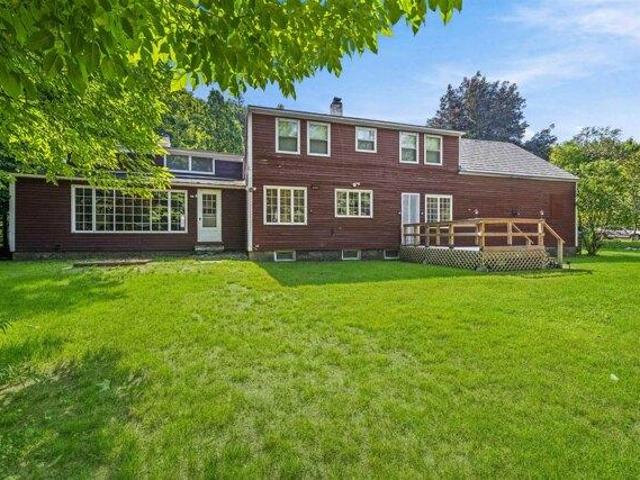 house with 5 bedroom, Colebrook NH ES104920314