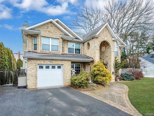 house with 5 bedroom, Copiague NY ES103604522