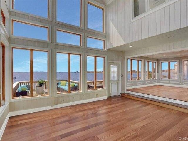 house with 5 bedroom, Copiague NY ES103605664
